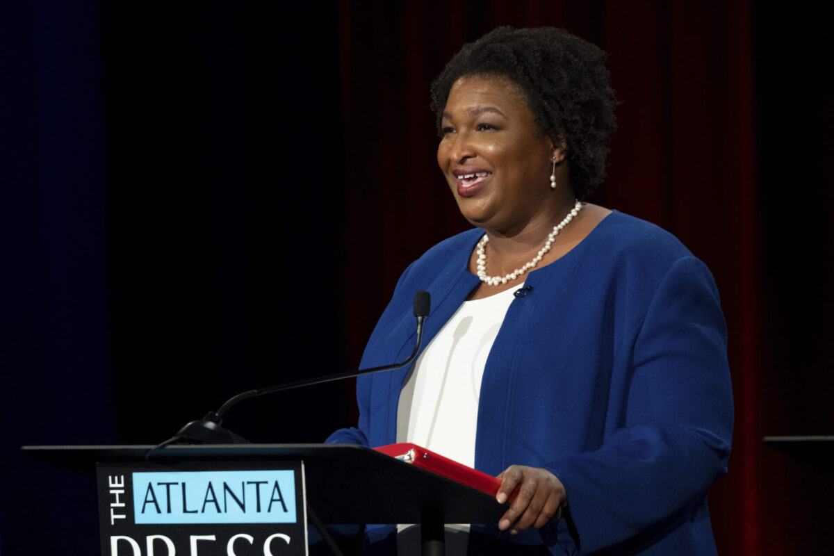 Stacey Abrams kan bli första svarta kvinnan som guvernör