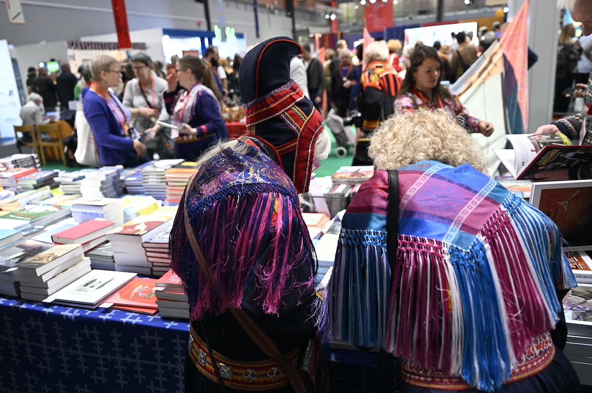 Regeringen drar undan pengar till hotade samiska språk - Fempers