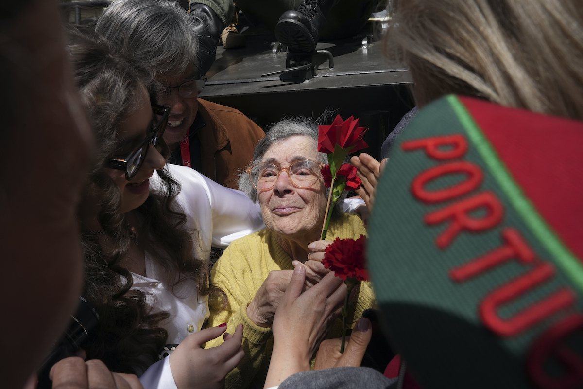 Celeste Caeiro är död – gav namn åt nejlikerevolutionen - Fempers